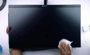 How To Clean Monitor Screen Without Streaks?
