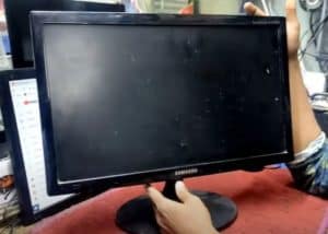 My Samsung Monitor Won’t Turn On: Top 9 Reasons & Solutions